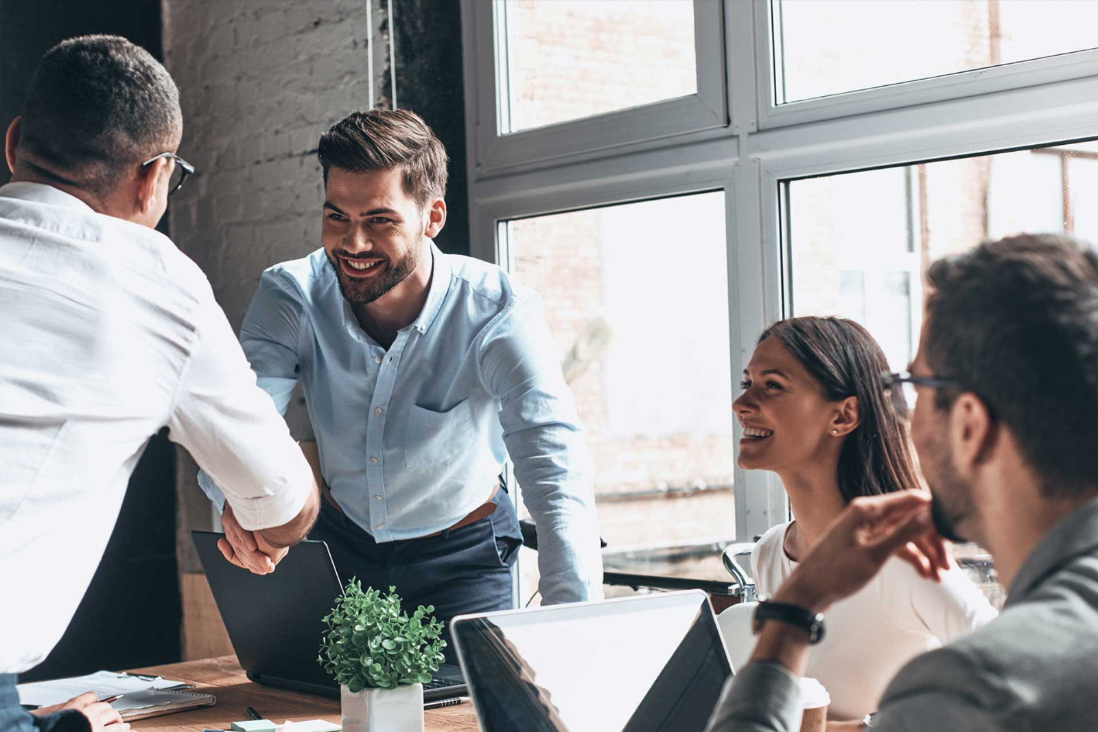 MITARBEITENDE & GESELLSCHAFT | DEKRA Nachhaltigkeitsmagazin